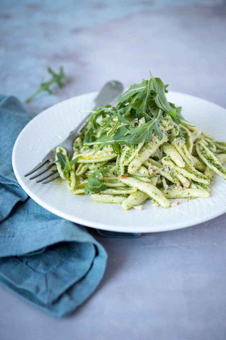 Rocket Almond Pesto Pasta | Chew Town Food Blog